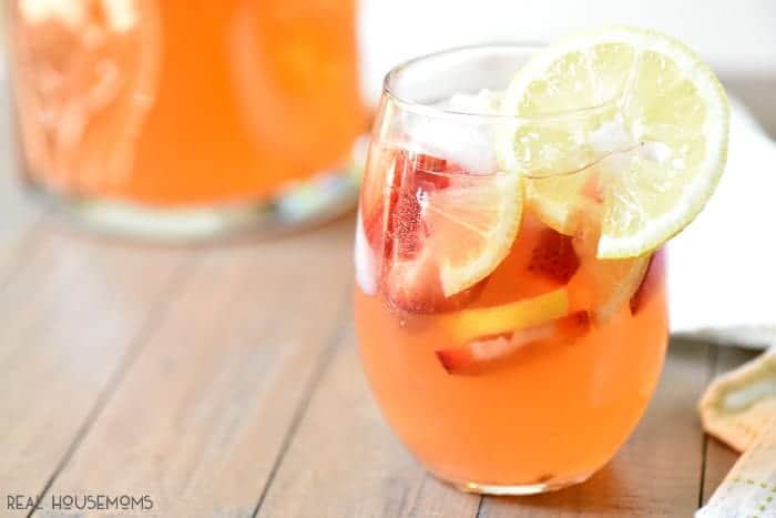 Strawberry Lemonade Sangria Bar Louie Recipe | Deporecipe.co