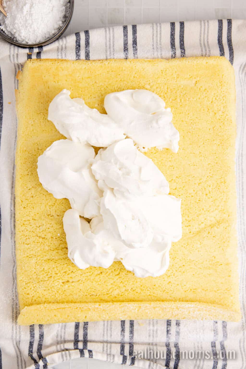Vanilla Swiss Roll ⋆ Real Housemoms